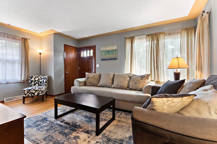 Private 4b | Pet Friendly | St Paul Home - Saint Paul, MN