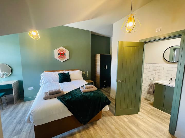 New*loft Style Apt/free Parking/wilmslow Road M20* - Manchester