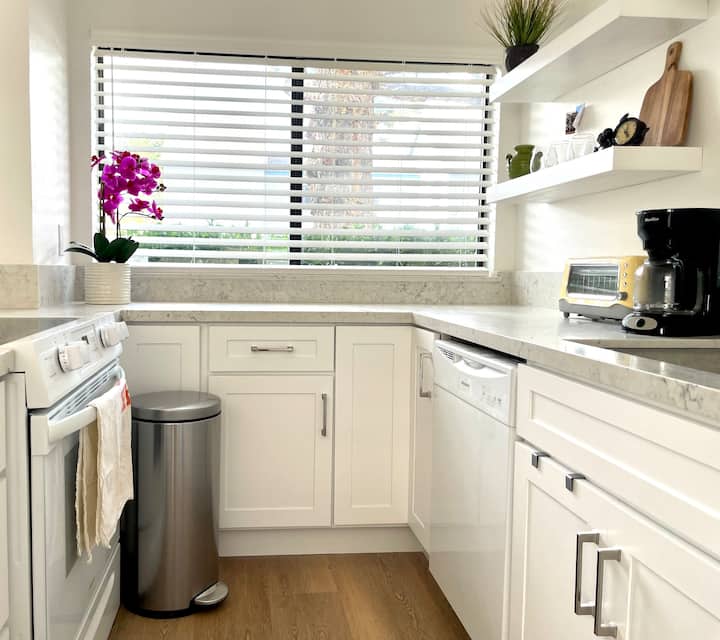 Cozy Beautifully Renovated Townhome! - Sparks, NV