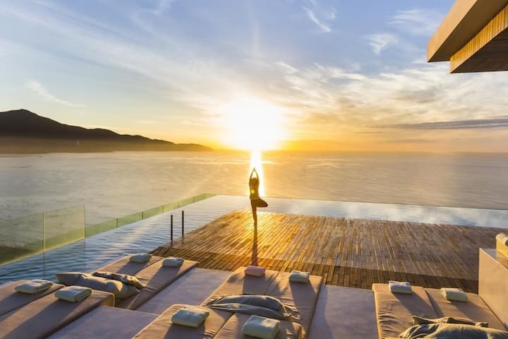 Alacarte 2brs- Right By The Sea - Infinity Pool - 다낭