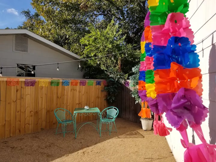 Comfortable Apt | 2 Rooms - 2 Beds - 2 Couches - San Antonio, TX