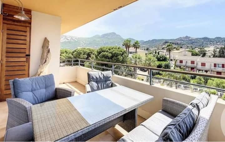 Appartement Rénové Dans Résidence Avec Piscine - Calvi