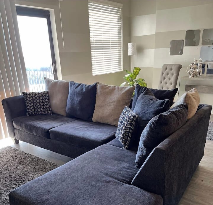 Sandy Springs Super Suite - Sandy Springs, GA