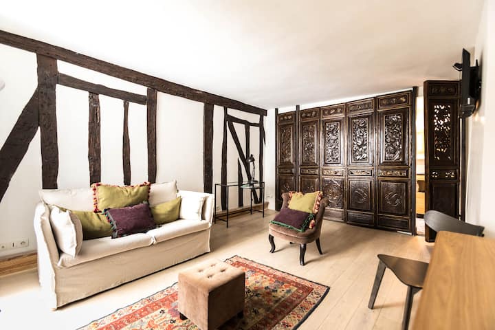 Charming One Bedroom Flat In Marais - Paris