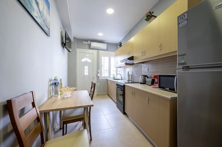 •Top Location • Walk To Beach, Cafés & Restaurants - Kos
