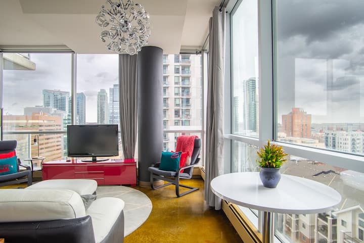 Incredible Views,cover 14%service Fee&free Parking - Calgary
