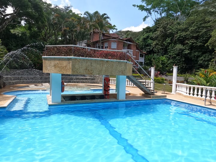 Confortable Finca Con Súper Piscina - San Jerónimo - San Jerónimo