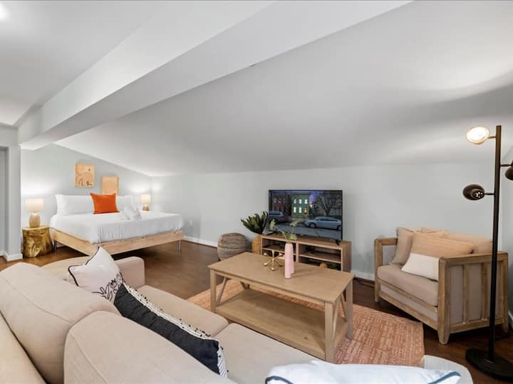 Studio Steps To Soccer And Otr / Downtown - Cincinnati, OH