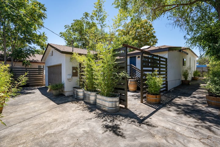 Newly Renovated | King Suite | Dwntwn Paso Robles - Paso Robles, CA