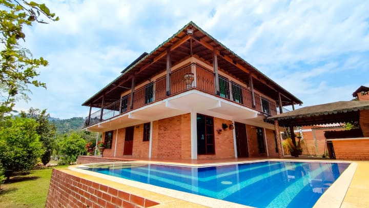 Cabaña Con Piscina Privada - Chinácota