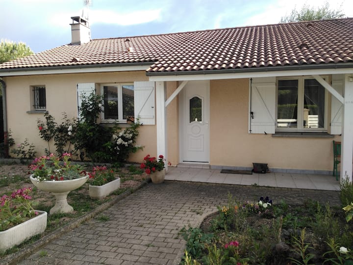 Villa Dans Un Village Calme - Châtel-Guyon