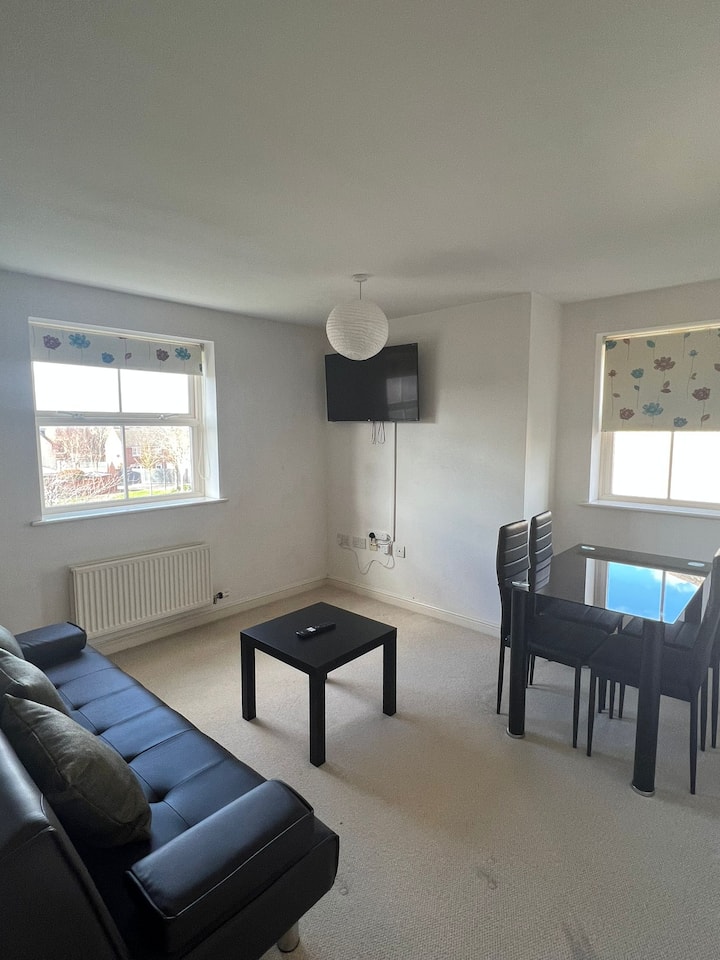 Vibrant Flat In Monkston Park - Woburn Safari Park