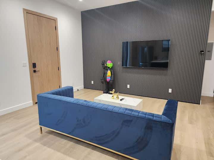 Modern Luxury New 3br Home, Immaculate & Stylish - Calabasas, CA