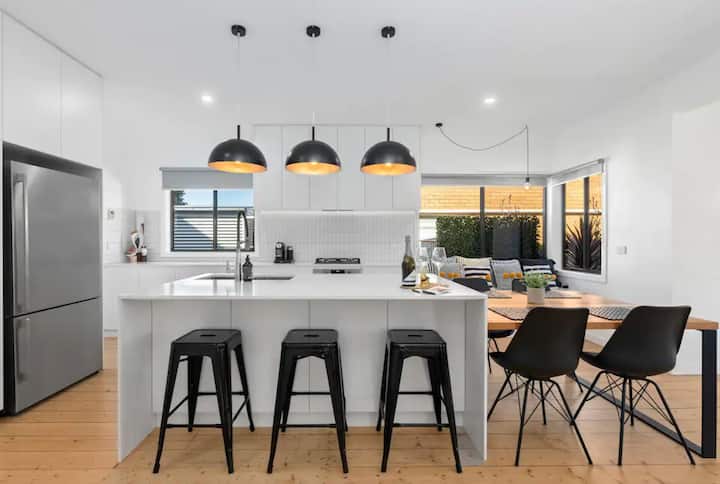 Modern Luxe On Church - North Shore