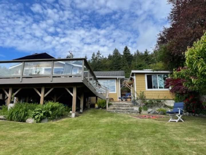 Quaint Cottage Steps To The Beach! - Bowen Island