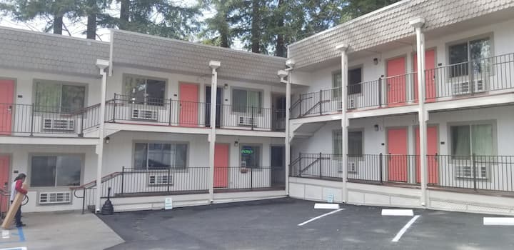 Visit Redwood - One Queen Bed - Garberville, CA