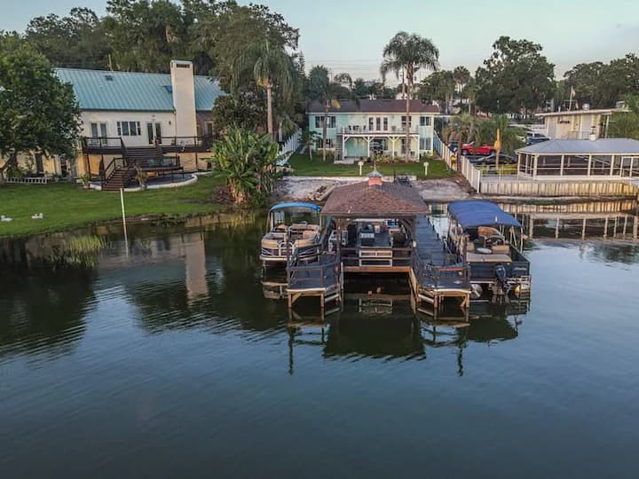 Lakefront Duplex • Left Unit • Downtown • Dock - Mount Dora, FL