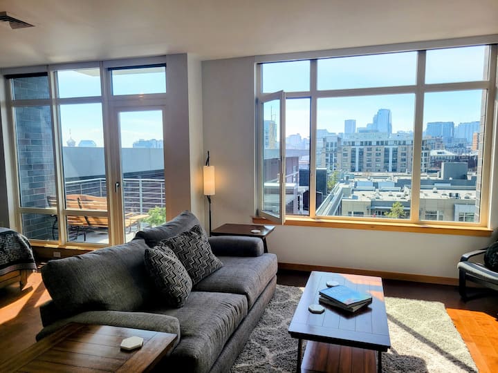 Experience Urban Living In The Pearl District! - Portland, OR