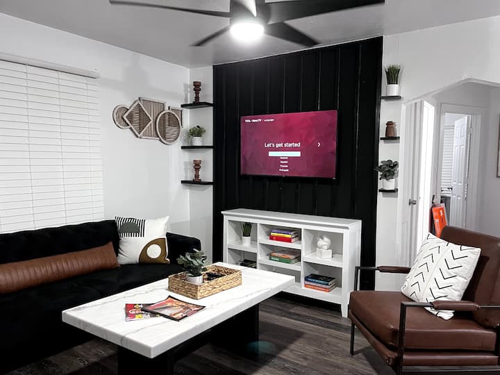 Modern Home In Detroit/ 4qbeds - Dearborn, MI
