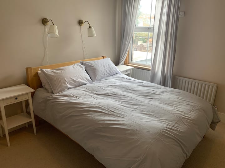 Private Room With En-suite Shower Room - Hounslow