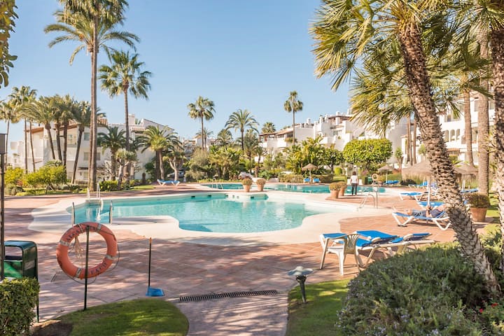 Alcazaba Beach Garden Apt In 1st Line Beach Resort - Estepona