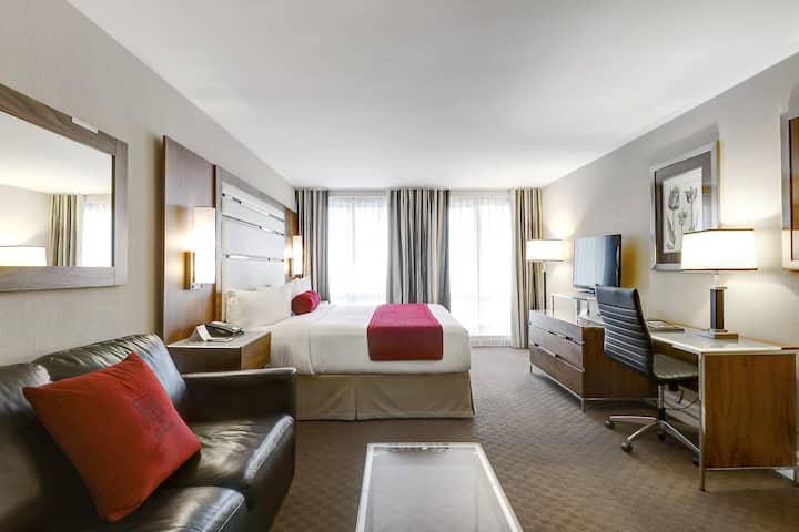 Studio 1 King Bed & Sofa Bed - Montreal