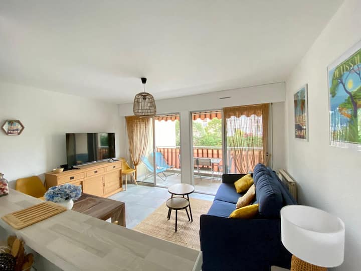 Lumineux T2 Avec Clim Wifi à Pied Du Port Et Plage - Sanary-sur-Mer