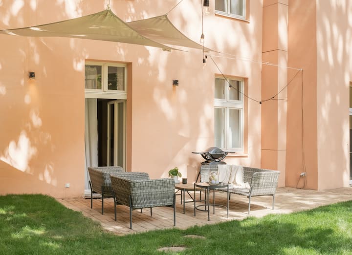 Garden Suite • 9 Min->wenceslas Sq. • Netflix - Prague