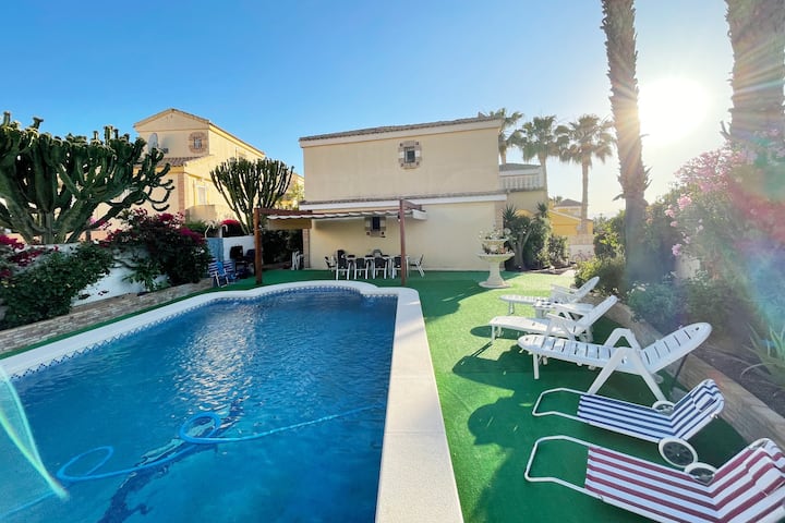 Villa Lito. Preciosa Villa En Un Entorno Tranquilo - Elche