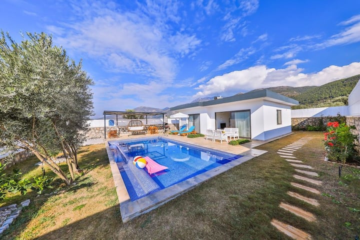 Antalya Kaş ÜZümlü'de ÖZel Havuzlu Balayı Villası - Kalkan