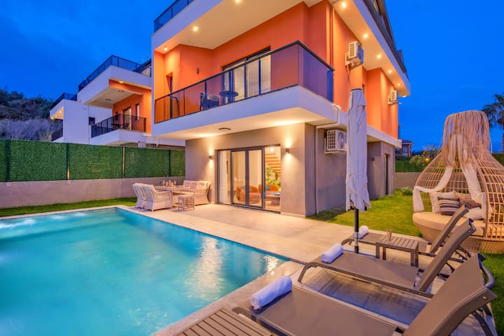 Luxury Villa With Jacuzzi Close To Calıs Beach - Fethiye
