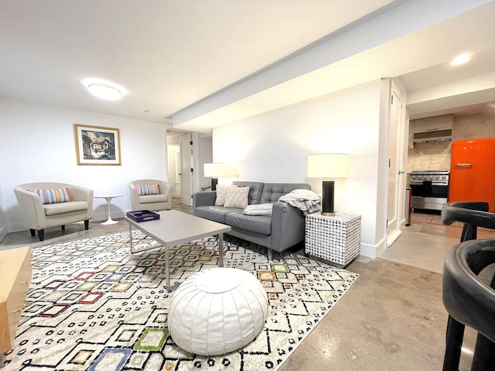 Renovated 1br W Patio, Private Parking - Silver Spring, MD