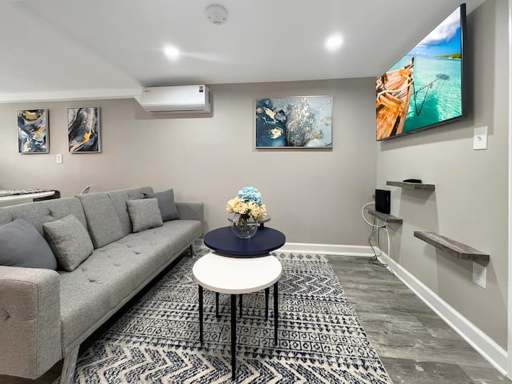 Stylish 1bd 1 Ba W/parking In Heart Of Dc - Georgetown, DC