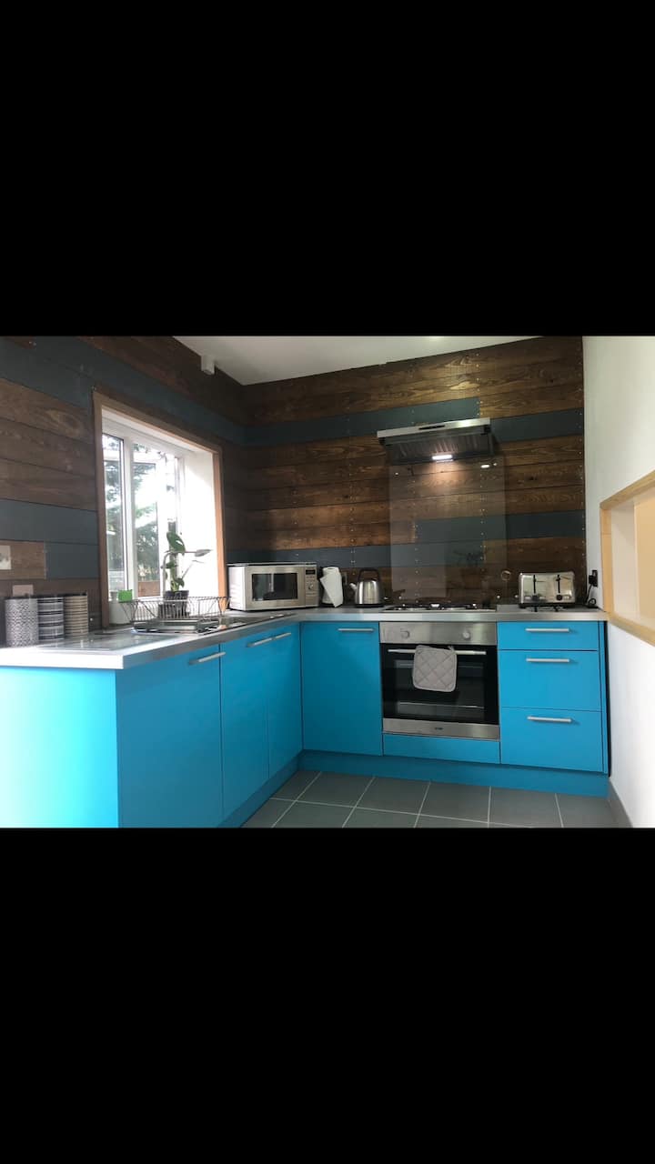 Treetops Flat 2, B288pa - Birmingham Airport (BHX)