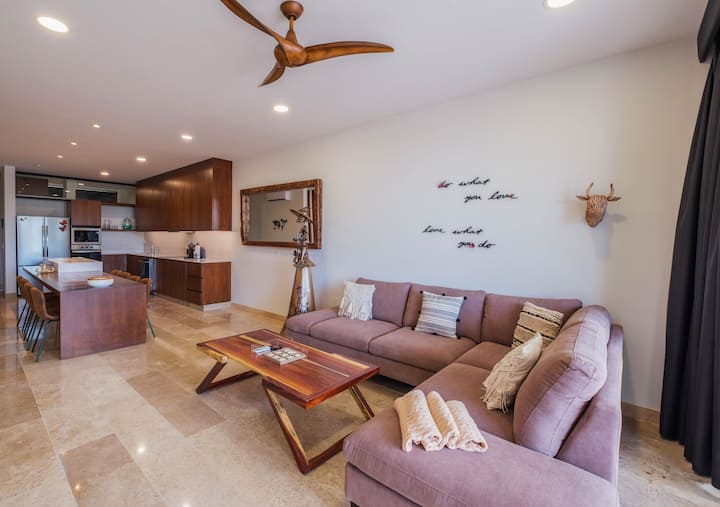 Walk To Downtown • 2br Condo • Rooftop Pool - Cozumel