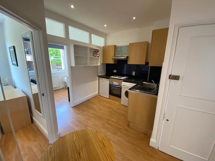 Wonderful 3 Bed Apt In Camden - London