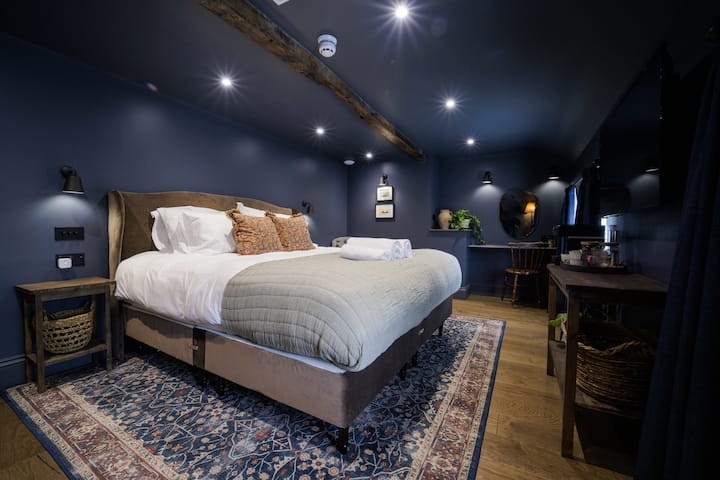 The Silk Rooms - Superior Double Room With Bath - Knutsford