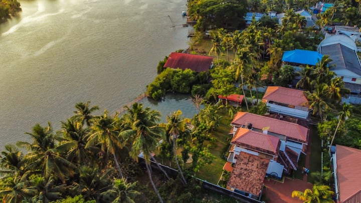 The River House Panangad - Cochin 3 Bhk - Cochín