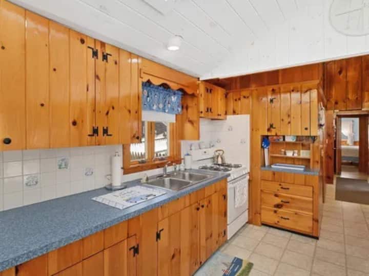Chatham Beach Cottage - Chatham, MA
