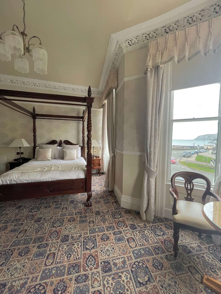 Private Sea View Bedroom - Llandudno
