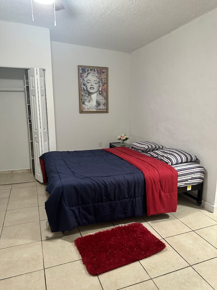 Private Entrance/no Share Space-completely Private - Miami, FL