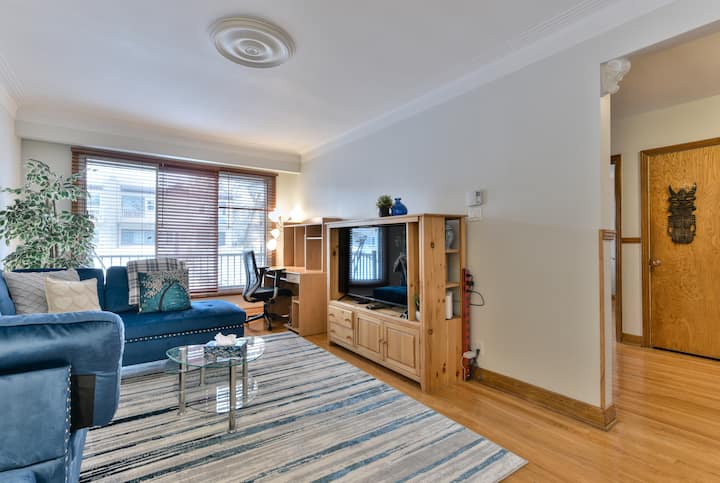 Beautiful & Elegant Monsabré - 3 Bedroom - Montreal