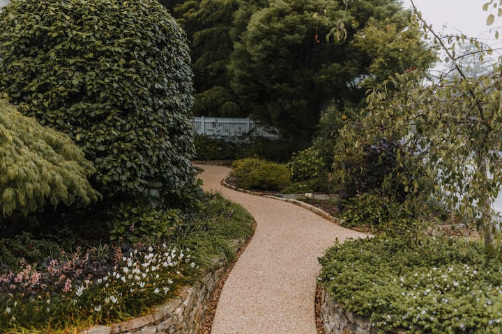 Peacock Place: Serene Garden Cottage In Leura - Wentworth Falls