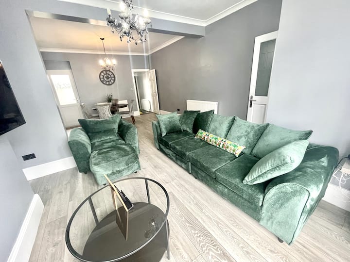 Modern Luxury Spacious 2 Bed House In Rochester - Chatham