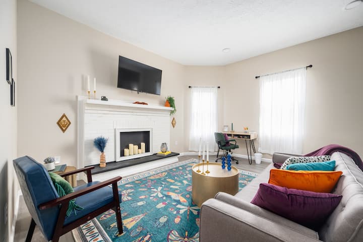 The Blue Bungalow - Muncie, IN