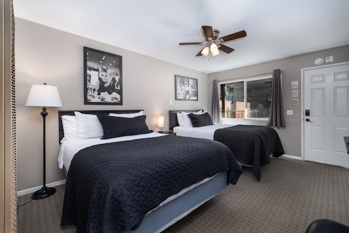 Inn Off Ski Run – 2 Queen Beds W/ Private Bath - South Lake Tahoe, CA