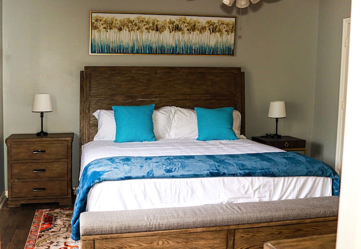 Attractions Galore-2br Townhome - Smyrna, GA