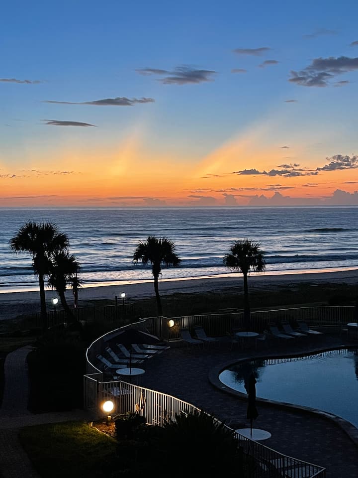 Beachside Serenity - Ormond Beach, FL
