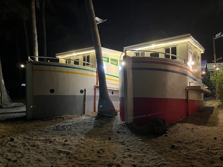 Yatch Cabin Inspired Tiny Room - Baler