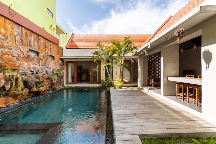 New Charming 2bedroom Villa 20 Seconds From Beach - Kuta
